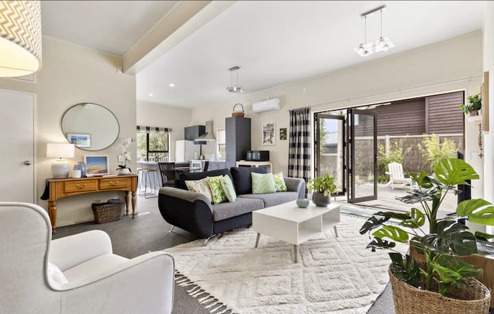 Sunny Tranquil Hideaway In Ngaio - Wellington