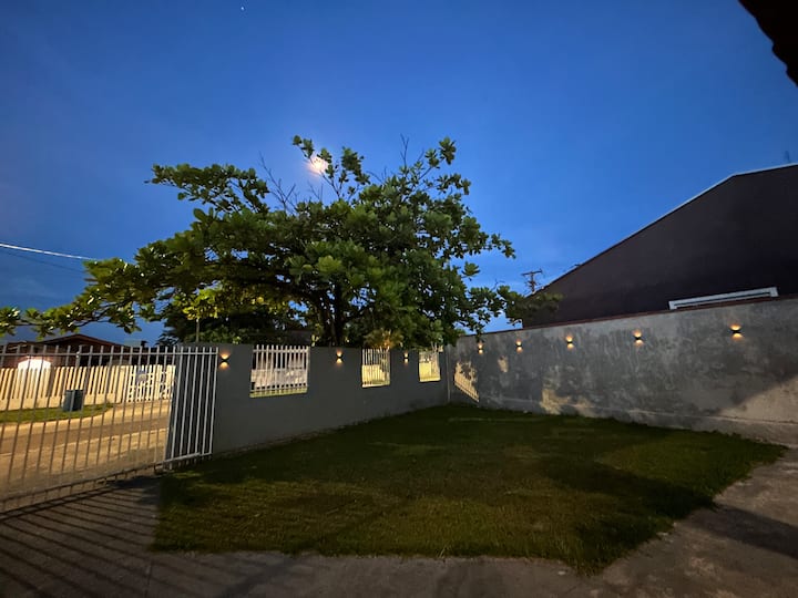 Casa Da Família- Ampla  Com   04 Suítes  01 Lavabo - Matinhos