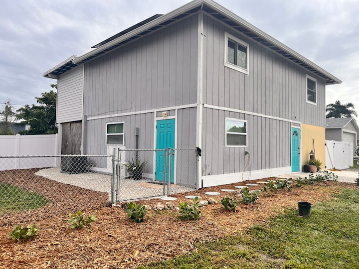 Private 1 Bedroom Flat W/yard - Estero, FL