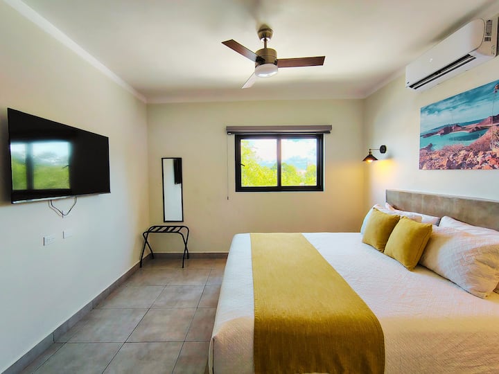 Penthouse Without Dining Room | Heated Pool - La Paz