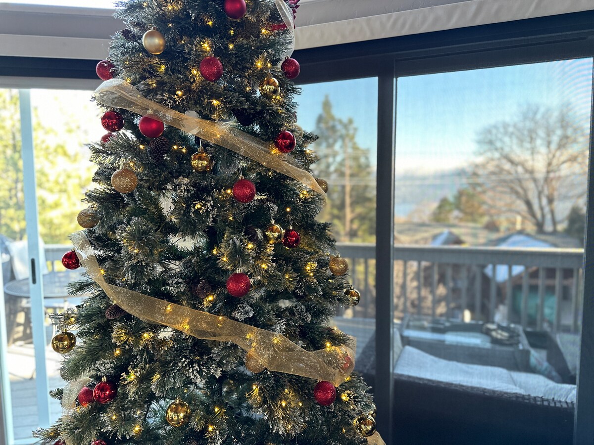 Cozy Holiday Escape! A Frame with Lake Views! - Chalets for Rent in ...