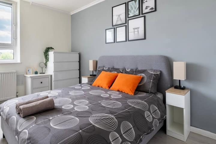 Modern Private Bedroom In Fulham With Lift - Fulham
