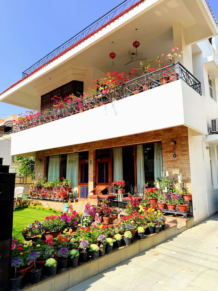 3 Rooms Spacious Private Balcony And Kitchen - Chandigarh