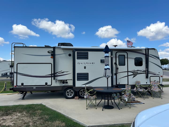 Howdy Rv/resort 10mi To Tamu-sleep 5 W/amenities! - Bryan, TX