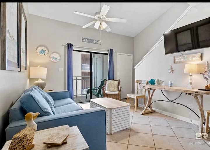 #351 Beachfront-1 Bedroom, 2 Bath, 4 Pools - Orange Beach, AL