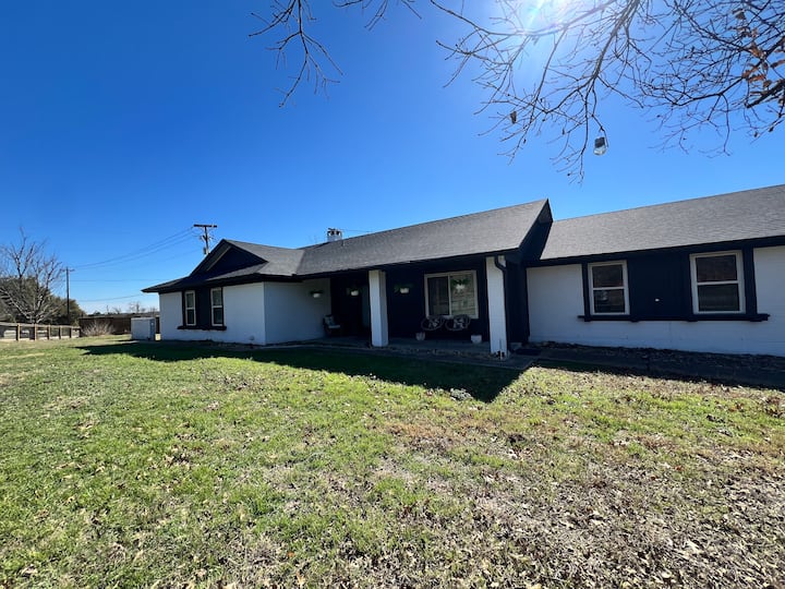 Spacious Atx Stay | Near Downtown & Atx Hotspots! - Buda, TX