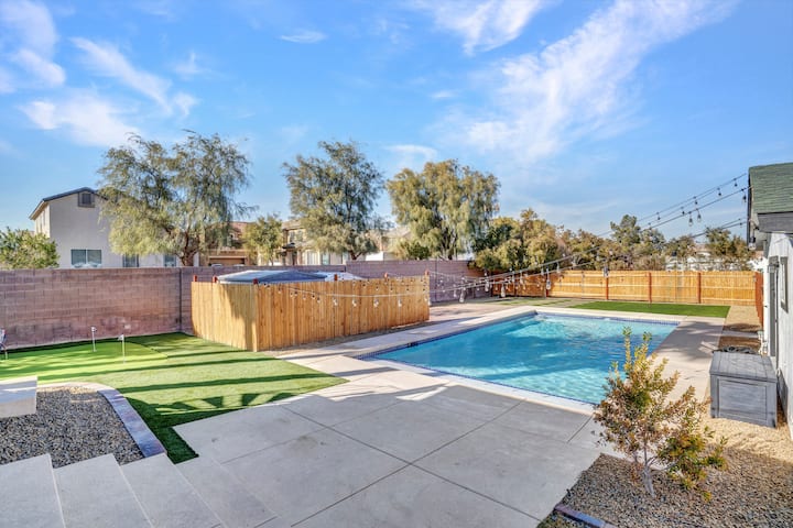 Charming 2br Near Strip & Airport | Pool + Parking - Henderson, NV