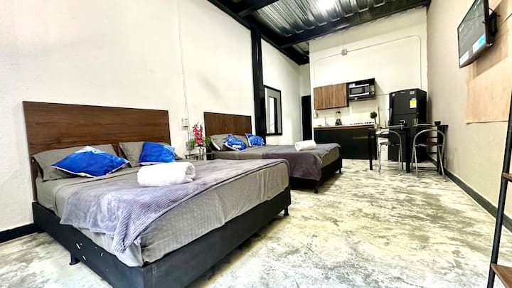 Apartaestudio En Laureles, Para 4 Personas. - Medellín