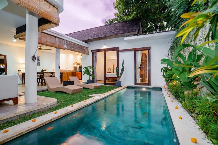 Private Oasis With Pool Between Seminyak & Canggu - Kuta