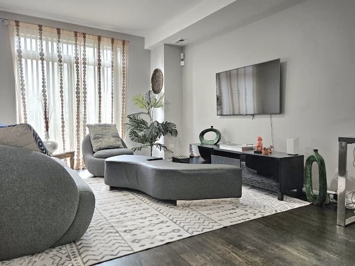 Exquisite 2 Bed Apt Near Downtown & Hydepark - Chicago
