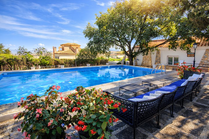 House With Pool · Garden ·Views · 10 Min To Center - Grenade