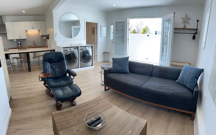 Private Loft-walk To Town/beach/train/wine/jitney - Greenport