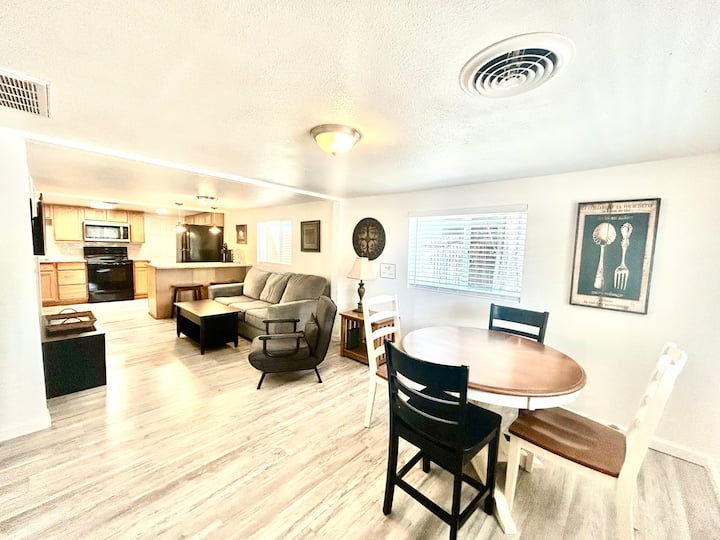 The Cozy Cottage-greenbelt, Downtown & Frwy. Close - Boise, ID