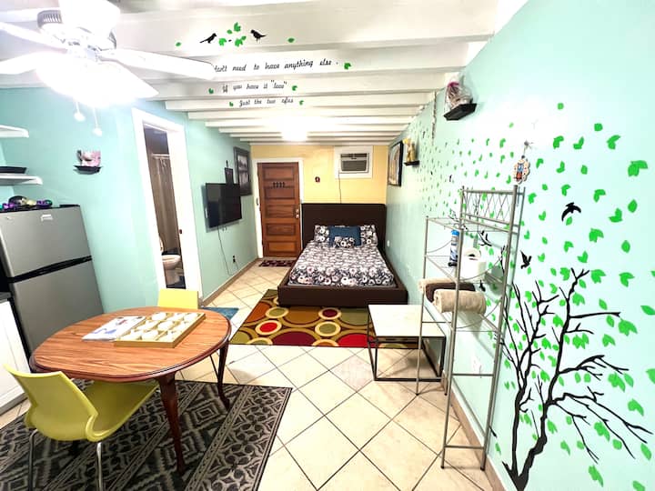 Le Petit Chateau Rouge French Quarter - New Orleans, LA