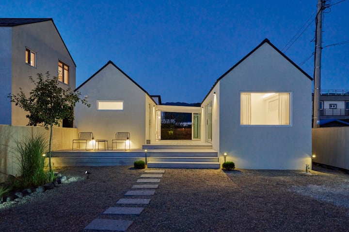 아침못스테이_작은못 
(자쿠지무료,독채숙소,불멍,바베큐) - Chuncheon-si