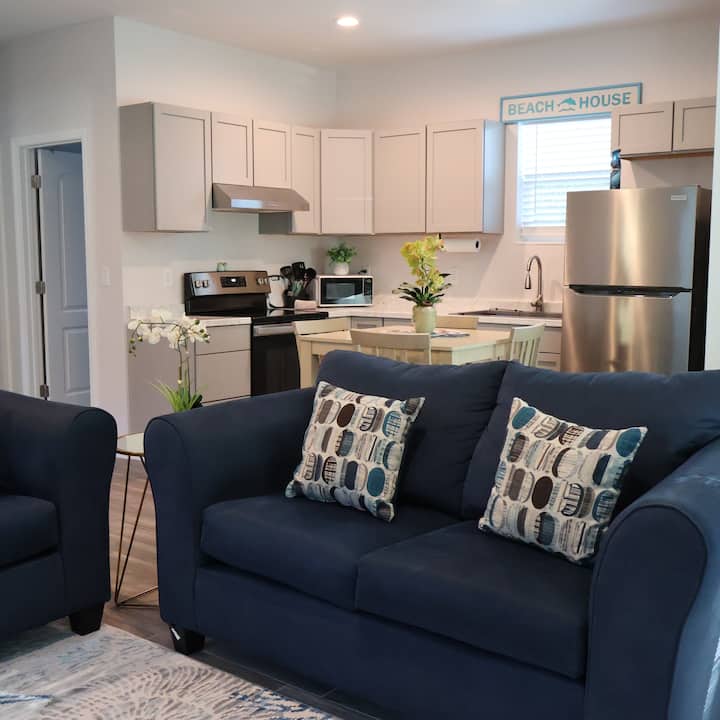 Quiet Stay Near Ritz & Omni | Parking | Book Now - Amelia Island, FL