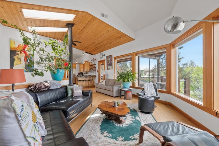 New! One-of-a-kind Bend Retreat | Mountain Views - Bend, OR
