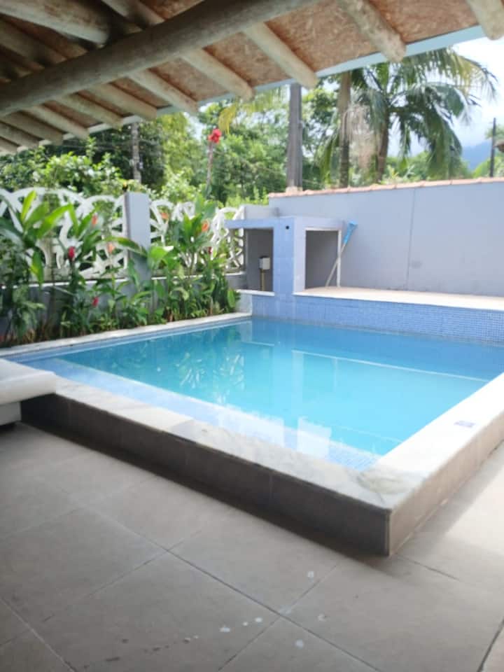 Casa No Condomínio Fechado Com Piscína. - Caraguatatuba