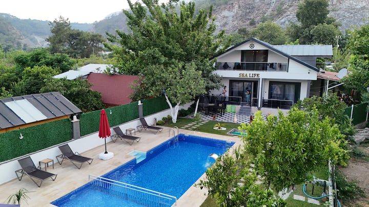 2+1 Apartment 1 Min Walk To The Sea, Public Pool - Tekirova