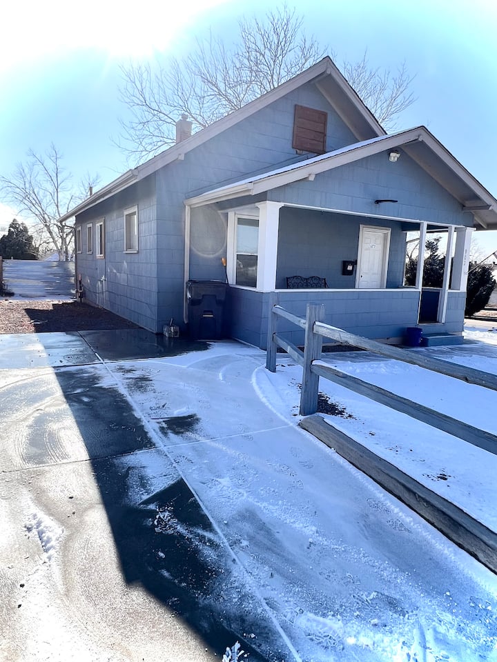 Luxe 3 Bd- City Center 1 Mile - Pueblo, CO