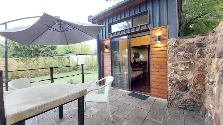 Tiny Home In Quiet, Leafy Suburb. Air-conditioned - Pretoria