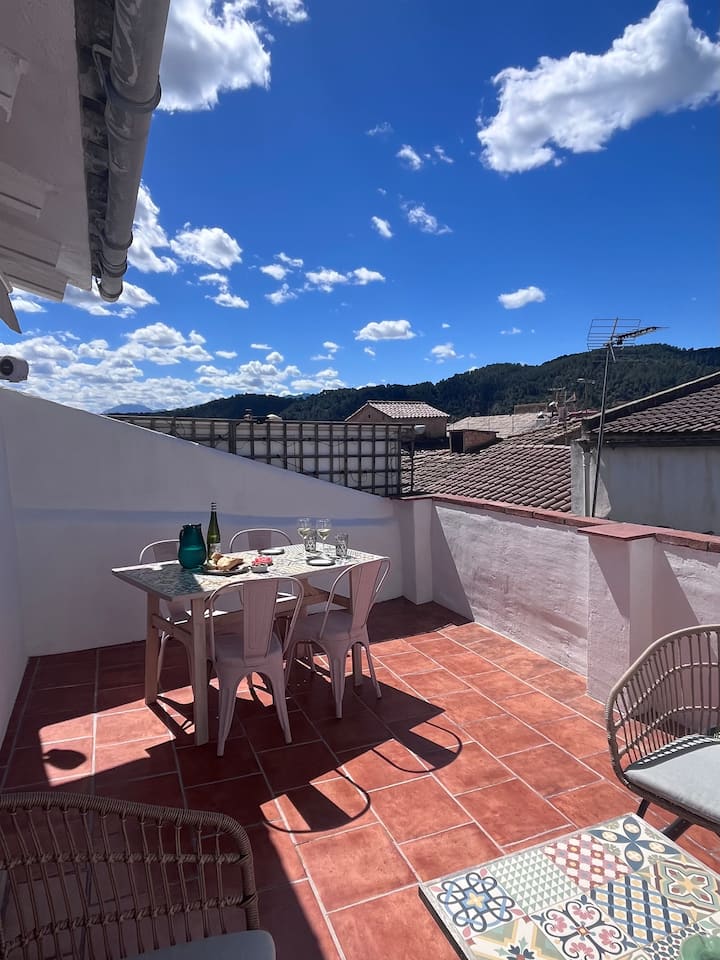 Spacious Townhouse With Sunny Roof Terrace - Miravet