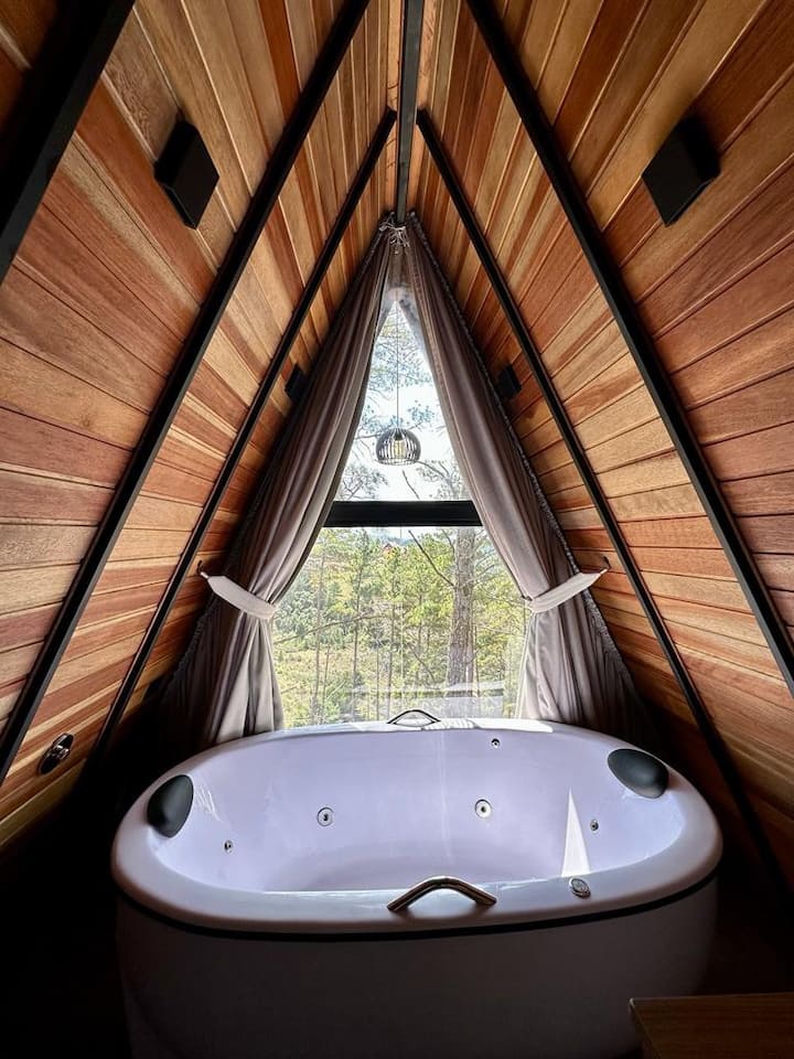 Cabanas Atalaia • Chalé Com Hidro • Cama Retrátil - Campos do Jordão