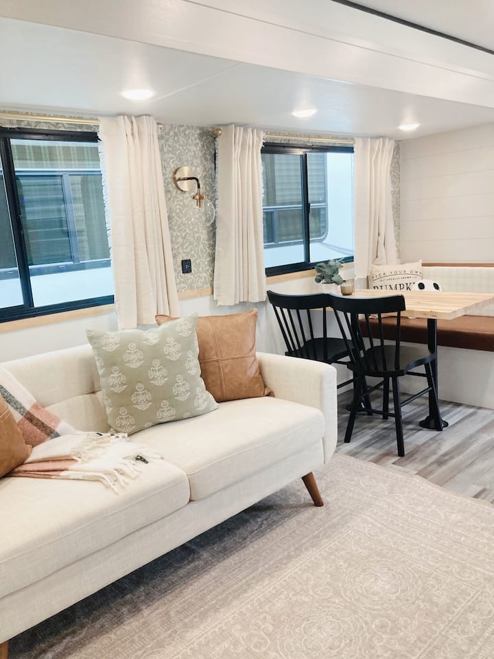 Everly The Beautiful Camper Suite @ Wec - Ocala, FL