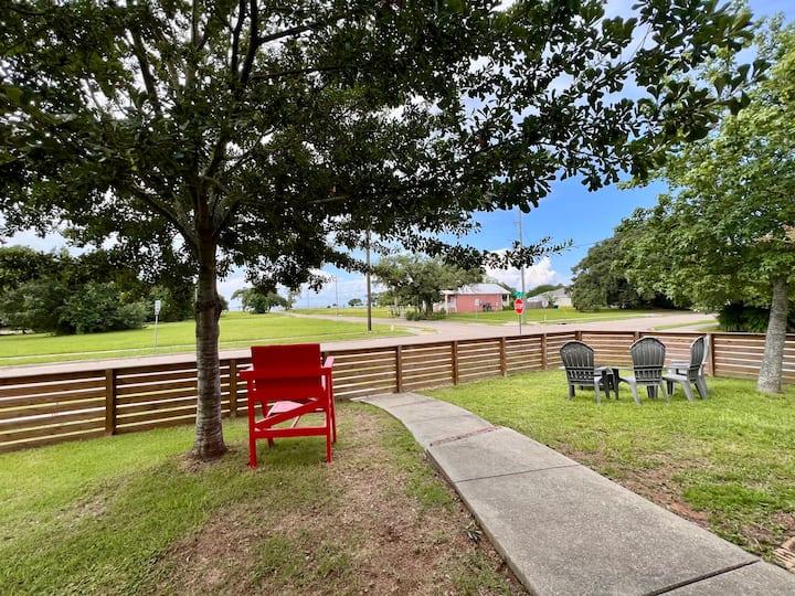 Beach View/ Games/ Fire Pit/beach Wagon & More! - Gulfport, MS