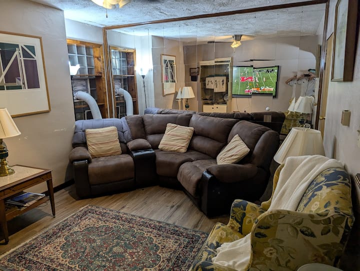 Spacious 2br Townhouse With Front Porch Parking - Pittsburgh