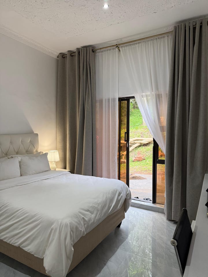 Ryan's Guest House - Comfy Studio - Harare