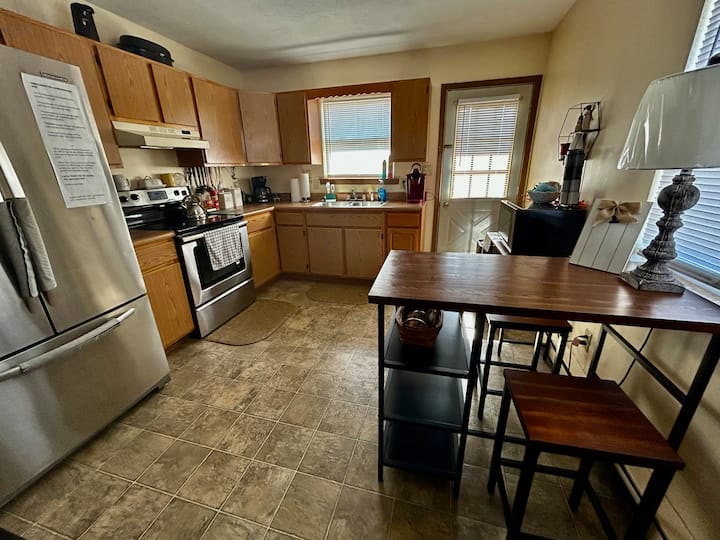 Corner Apt. Pets-2bd-close To Hospital, Downtown. - Greenville, OH