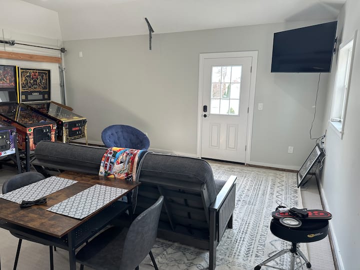 Great Location! 1 Block From The Center. - Farmington, CT