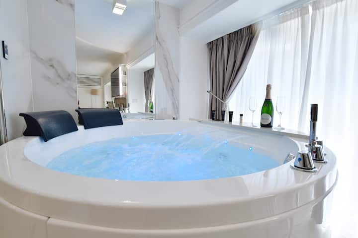 ~Domus Adriana~ 
Suite Con Vasca Idromassaggio - Tivoli