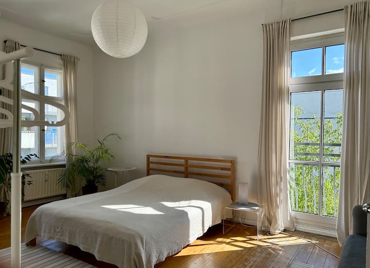 Beautiful Minimalistic Room With Own Entrance+bath - Berlín