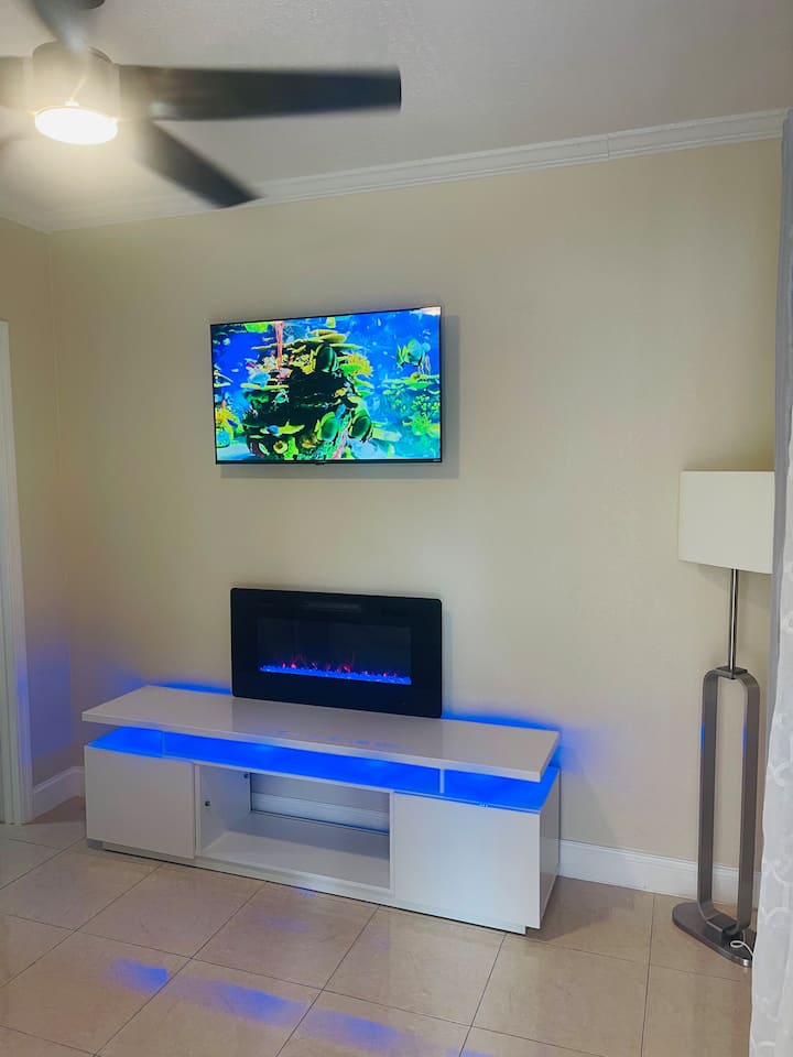 West Tampa Villas #3 W/pool And 5 Min To Stadium - University of South Florida, Tampa