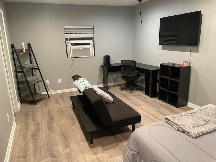 Apt. For Traveling Professionals W/ Private Yard - Corpus Christi, TX