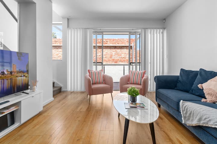 Modern Cbd 3br Townhouse Walkable-parking-wifi - Unley