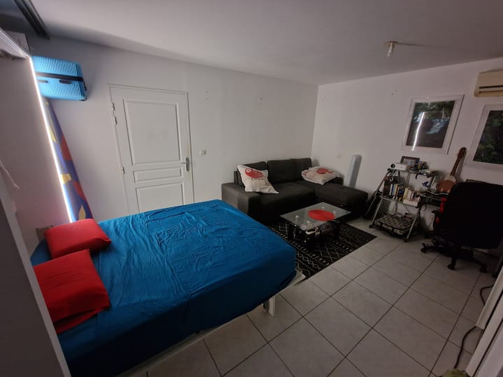 Studio Avec Piscine Et Parking Sécurisé - Saint Pierre