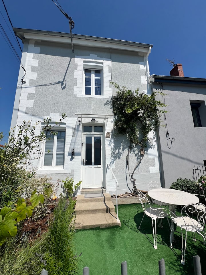 Maison Creusoise Pour Une Détente Méritée - Guéret