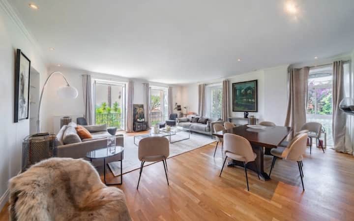 Exceptionnel 220 M² Dans Ancien Palace Vue Mer - Cannes