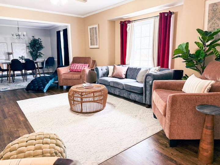 Near England World Cup Hotel•4br•sleeps 12 - Overland Park, KS