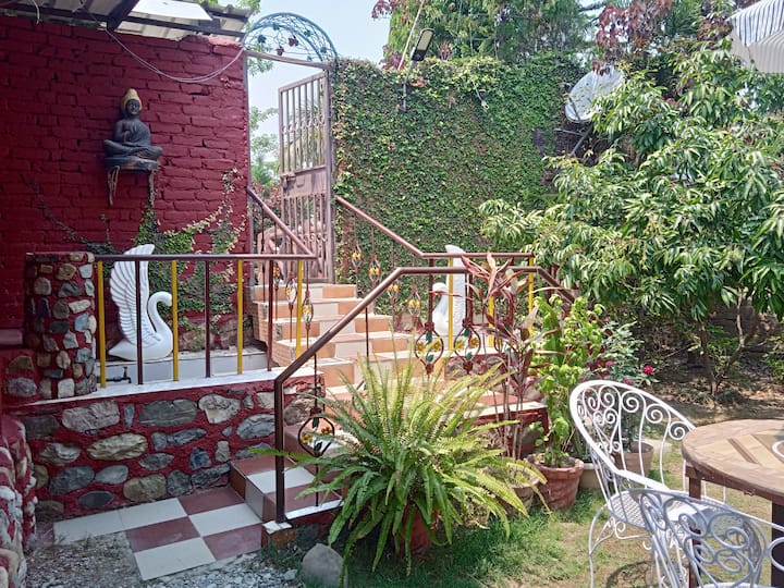 Oxygen Homestay-8 Bedrooms - Dehradun