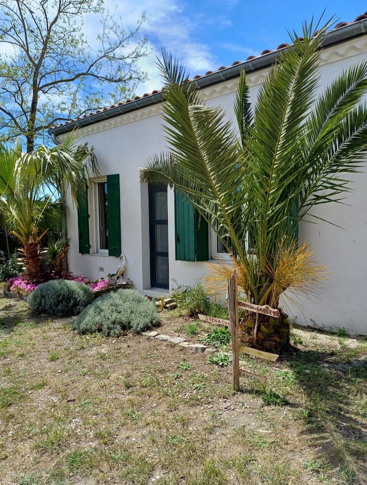 Gîte Au Cœur Des Vignes D'un Domaine Viticole - Vauvert