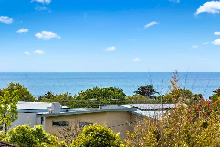Beach House Retreat - Sea And Mountain Views - Dromana