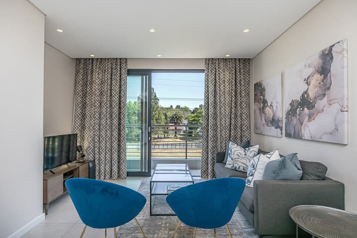 Partial Back Up Power: Modern 2 Bedroom Apartment - Sandton