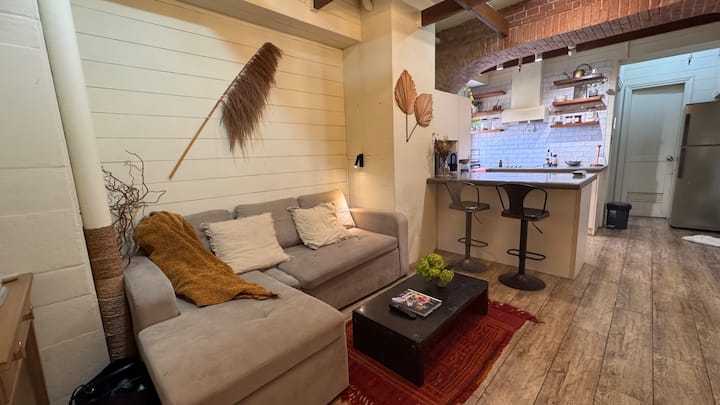 Charming Oasis 1-bedroom Apartment In Poblacion - Manila