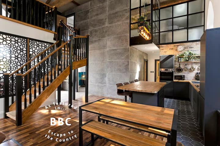 Peaceful Cotswolds Chapel Breathtaking Valley View - 페인스윅