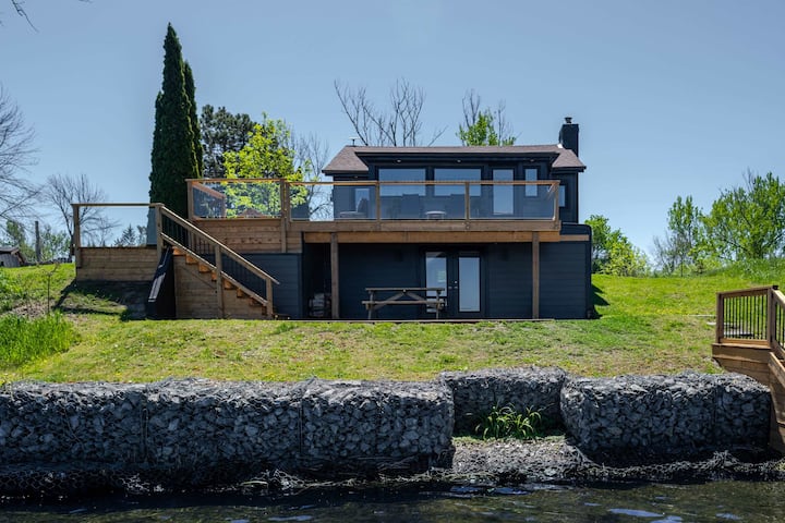 Narrows Nook - Prince Edward County Waterfront - Prince Edward County