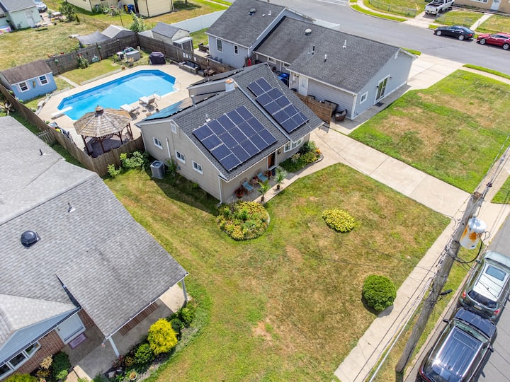 *Cheerful & Cozy 3br / Home With Pool* - New Jersey